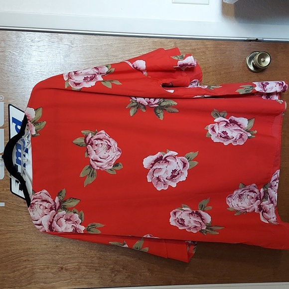 Capsule | Tops | Capsule Floral Blouse | Poshmark